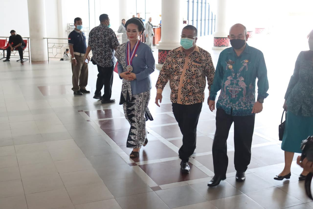 Ketua DPRD Landak Heri Saman Hadiri Peringatan HUT IBI ke-71 ... Ketua DPRD Landak Heri Saman Hadiri Peringatan HUT IBI ke-71 ...